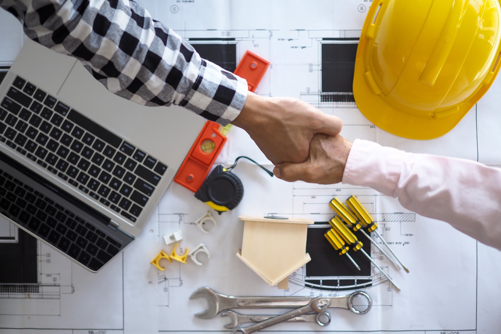 6 Tips and Tricks for Contractor Negotiations - First Equity Funding LLC